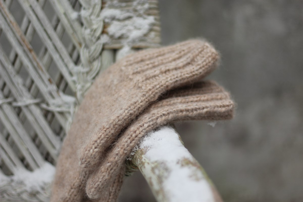 212 SNOW MITTENS from CaMaRose - KNITTING PATTERN